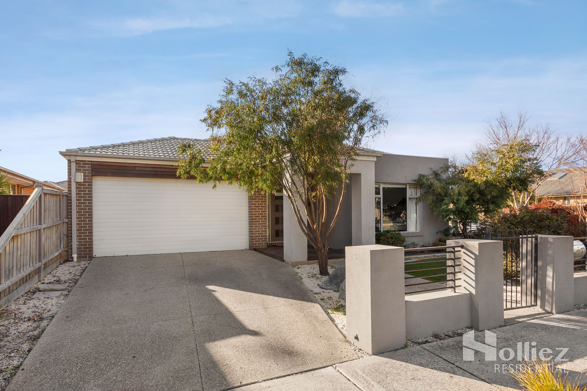 31 Alamanda Boulevard Point Cook, Vic 3030 - holliez